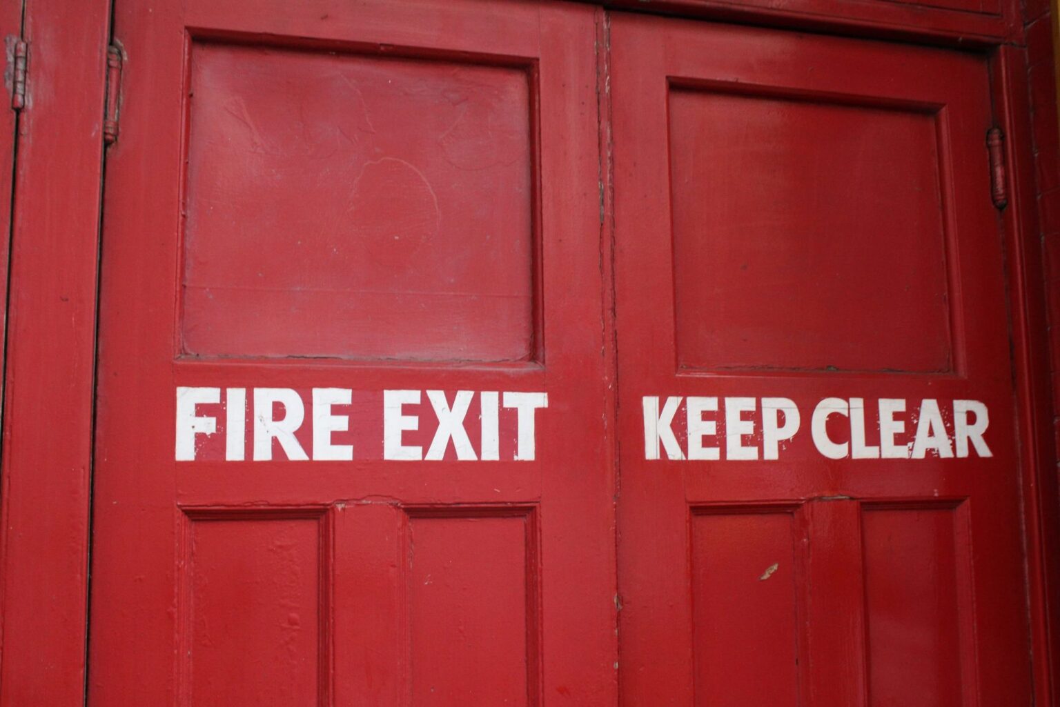 Fire Rated vs Non Fire Rated Doors | Larnec